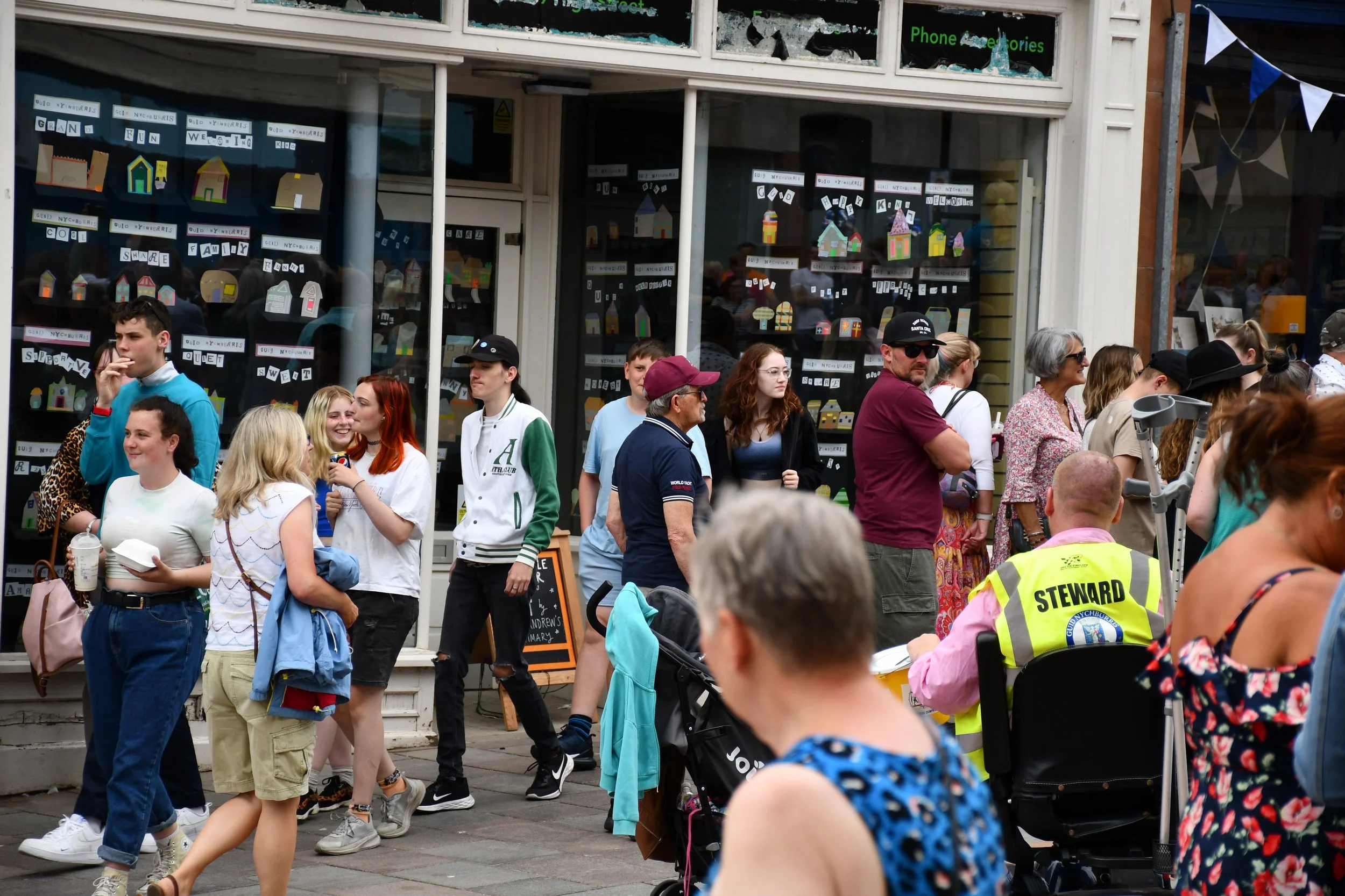Creative conversations as Midsteeple Quarter artists make their mark ...