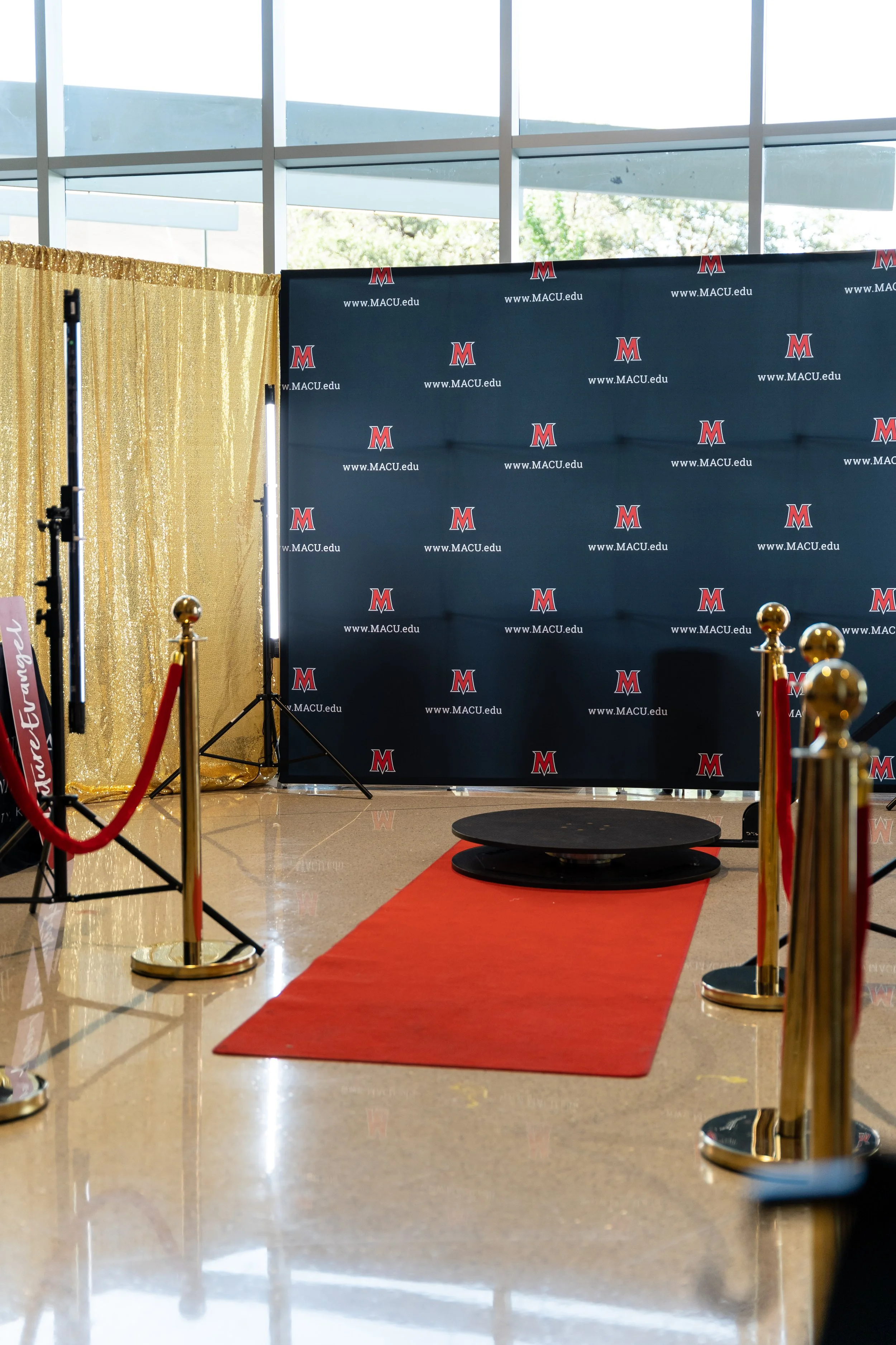 Texas 360 Photo Booth Rental - 360 Video Booth — OneAway Studios | San ...