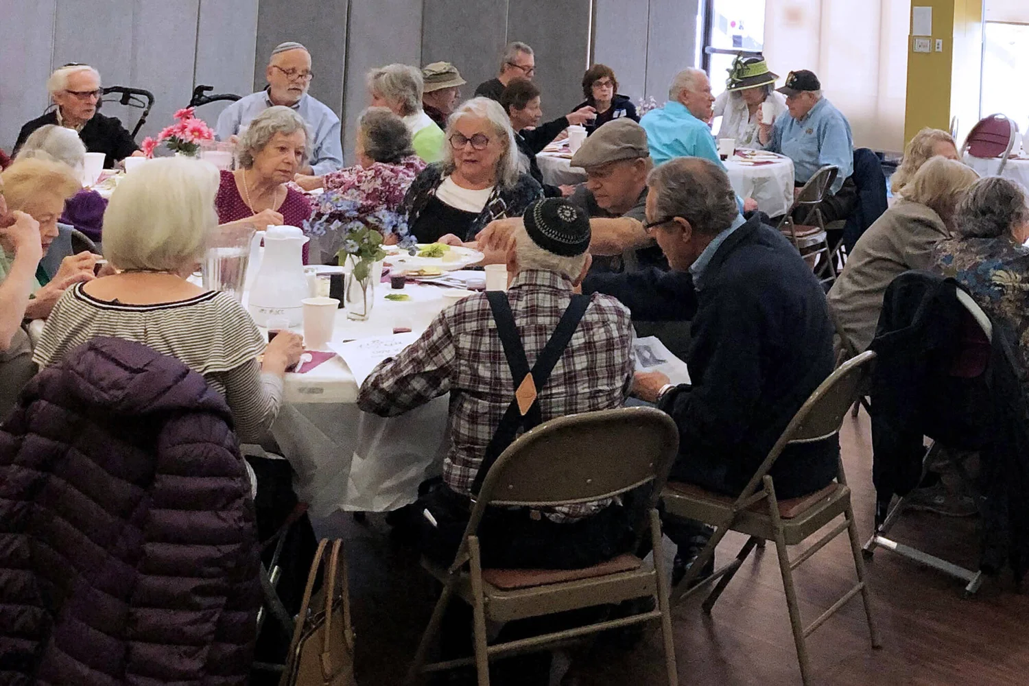 Community Based Programs for Older Adults | Jewish Family Service