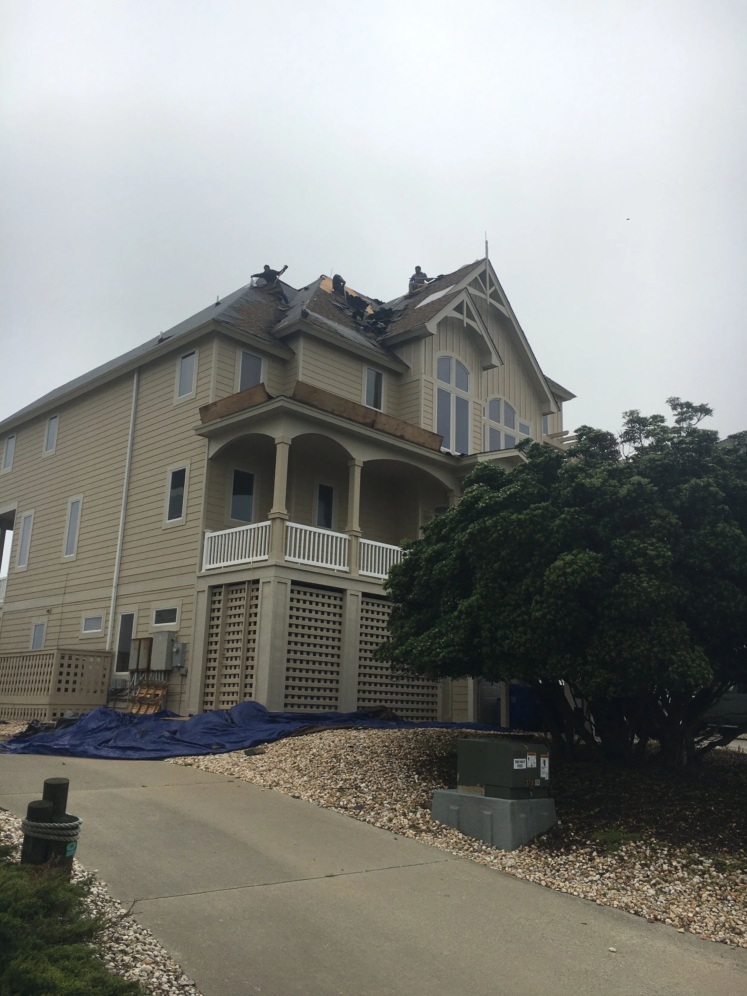 Daniel Roofing Service LLC