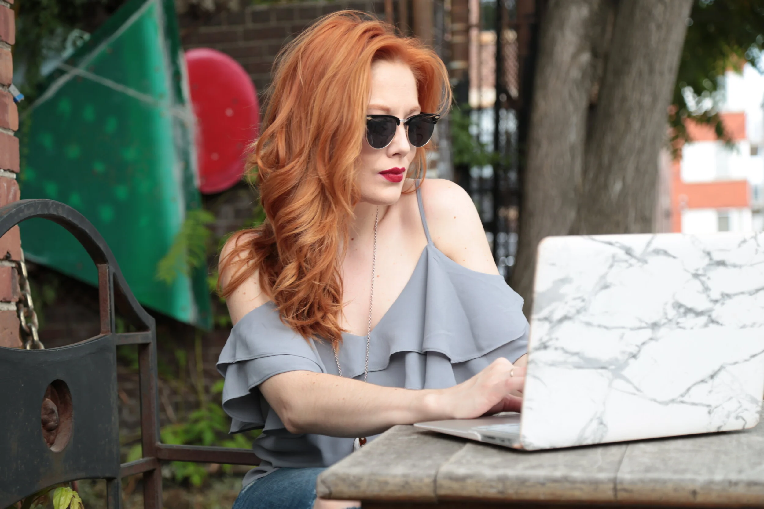 About Me — COURTNEY DEELEN