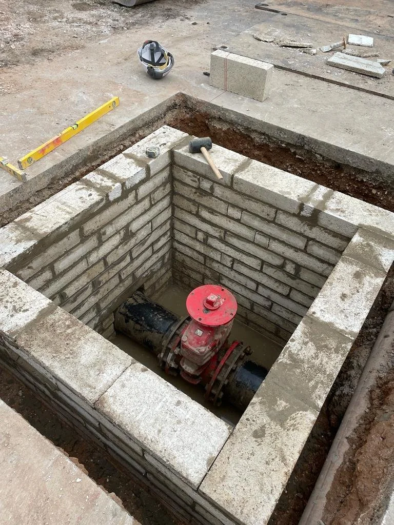 Amazon LBA2 — Pioneer Pipework Services - Gas Mains and Water Mains