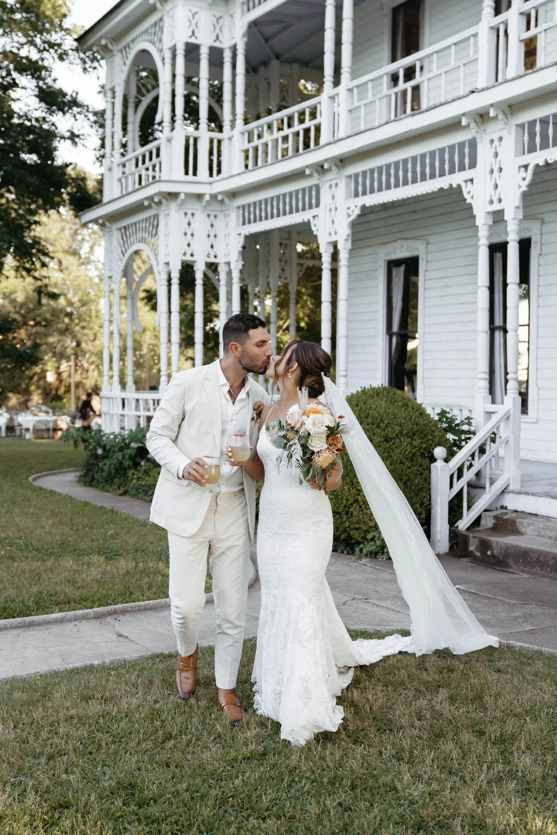 Farmstead Mansion Wedding Meets Alfresco Flare at Barr Mansion, Austin ...