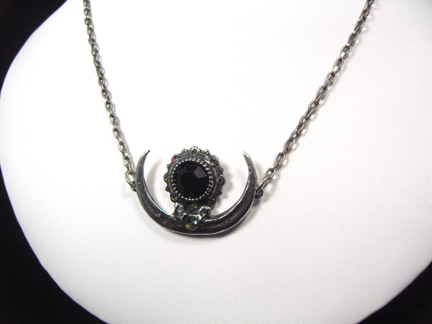 NYX Claw choker. Bird Claw Necklace | Martha Rotten