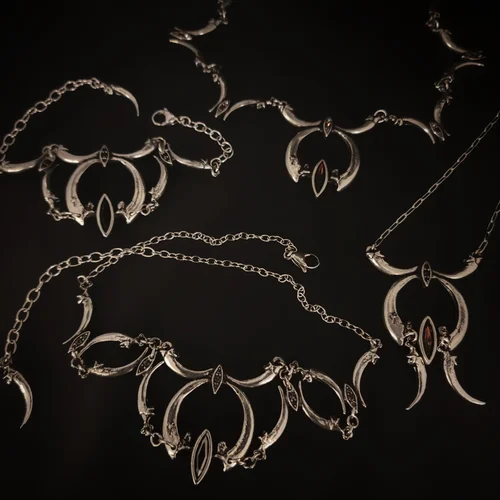 NYX Claw choker. Bird Claw Necklace | Martha Rotten