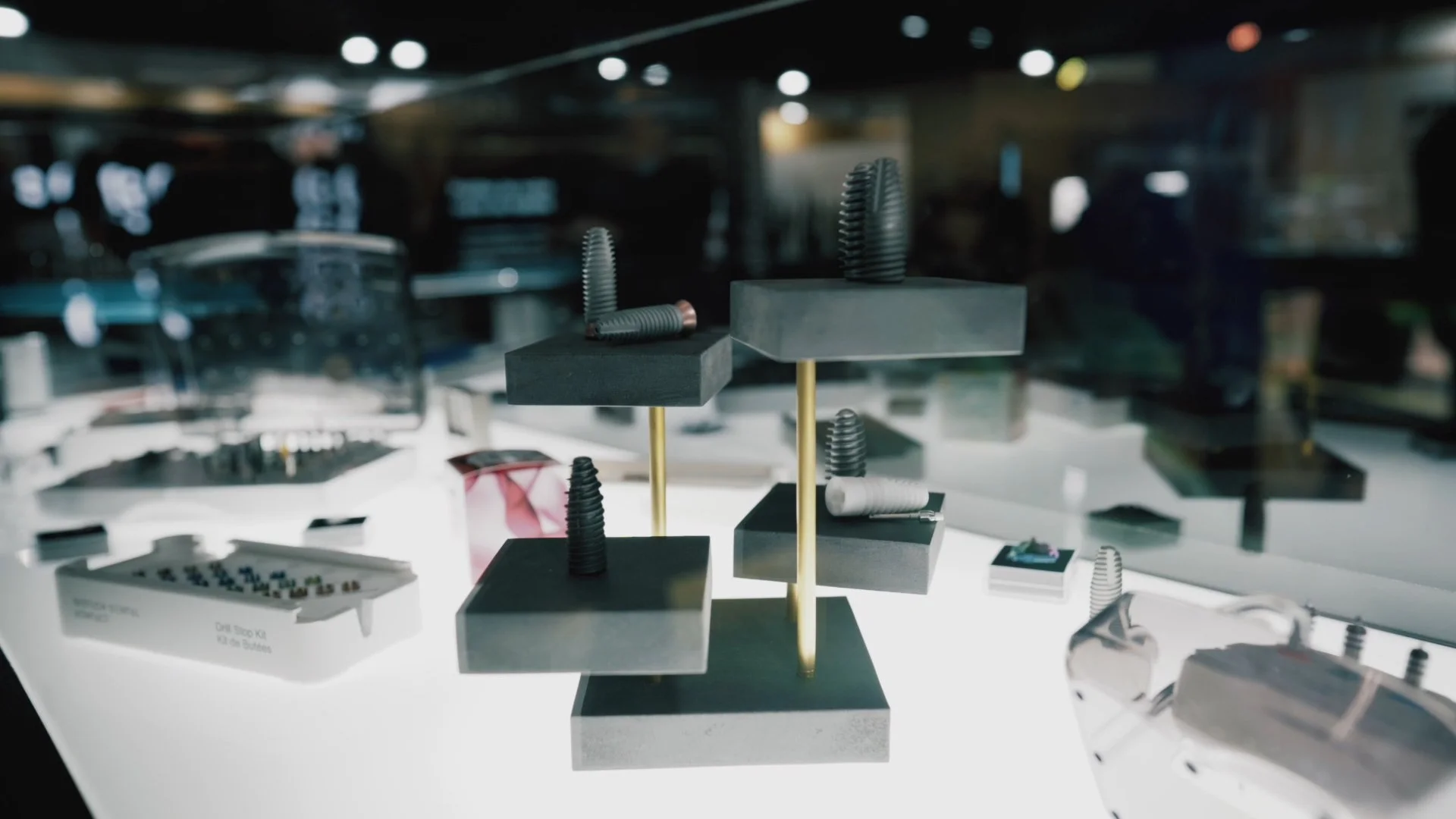 Stands 'flagship' pour Biotech Dental — Phygital | Immersive experiences