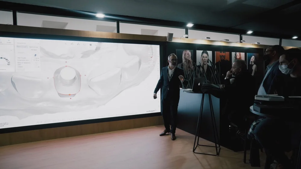 Stands 'flagship' pour Biotech Dental — Phygital | Immersive experiences