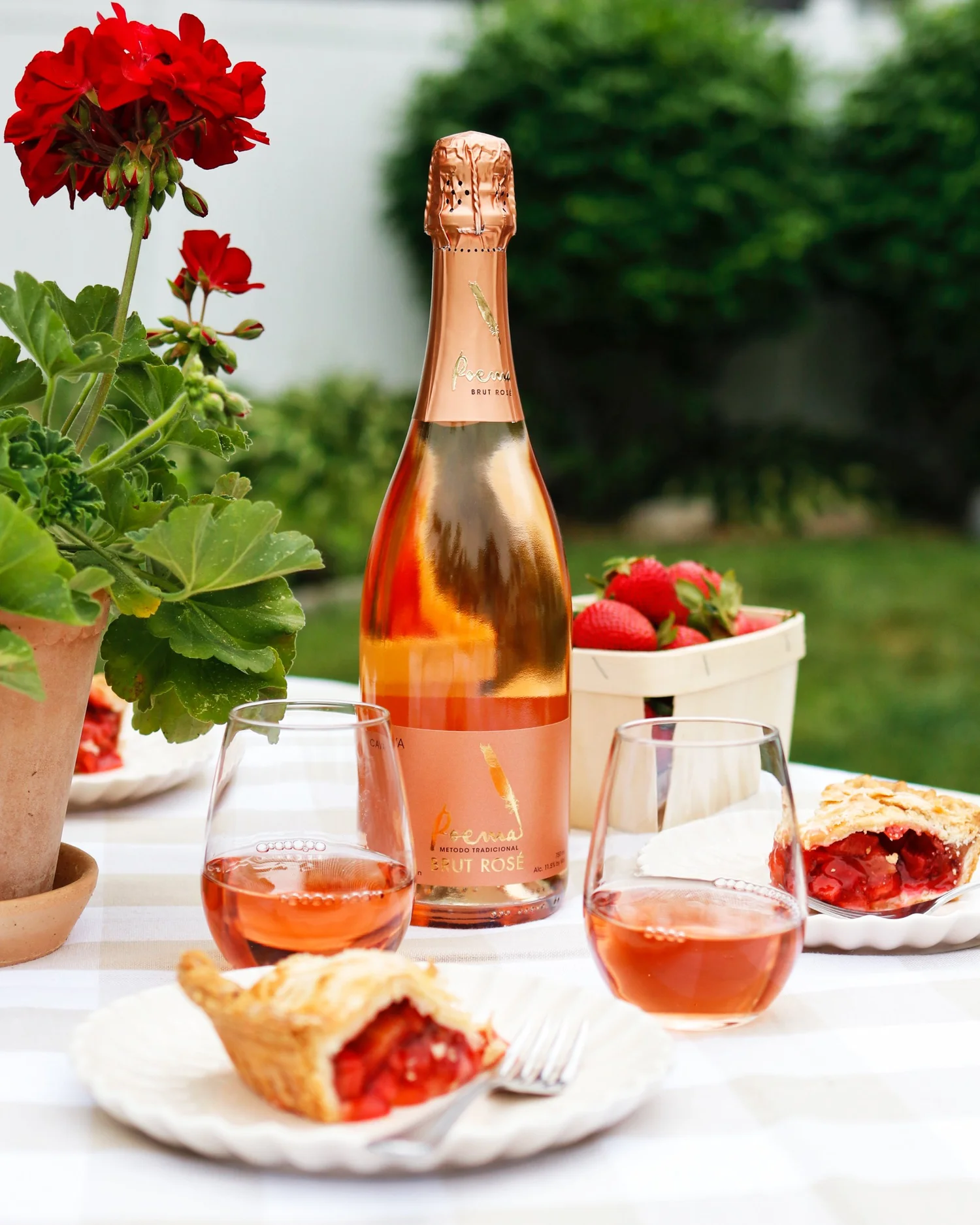 Cava Rosé — Poema Cava