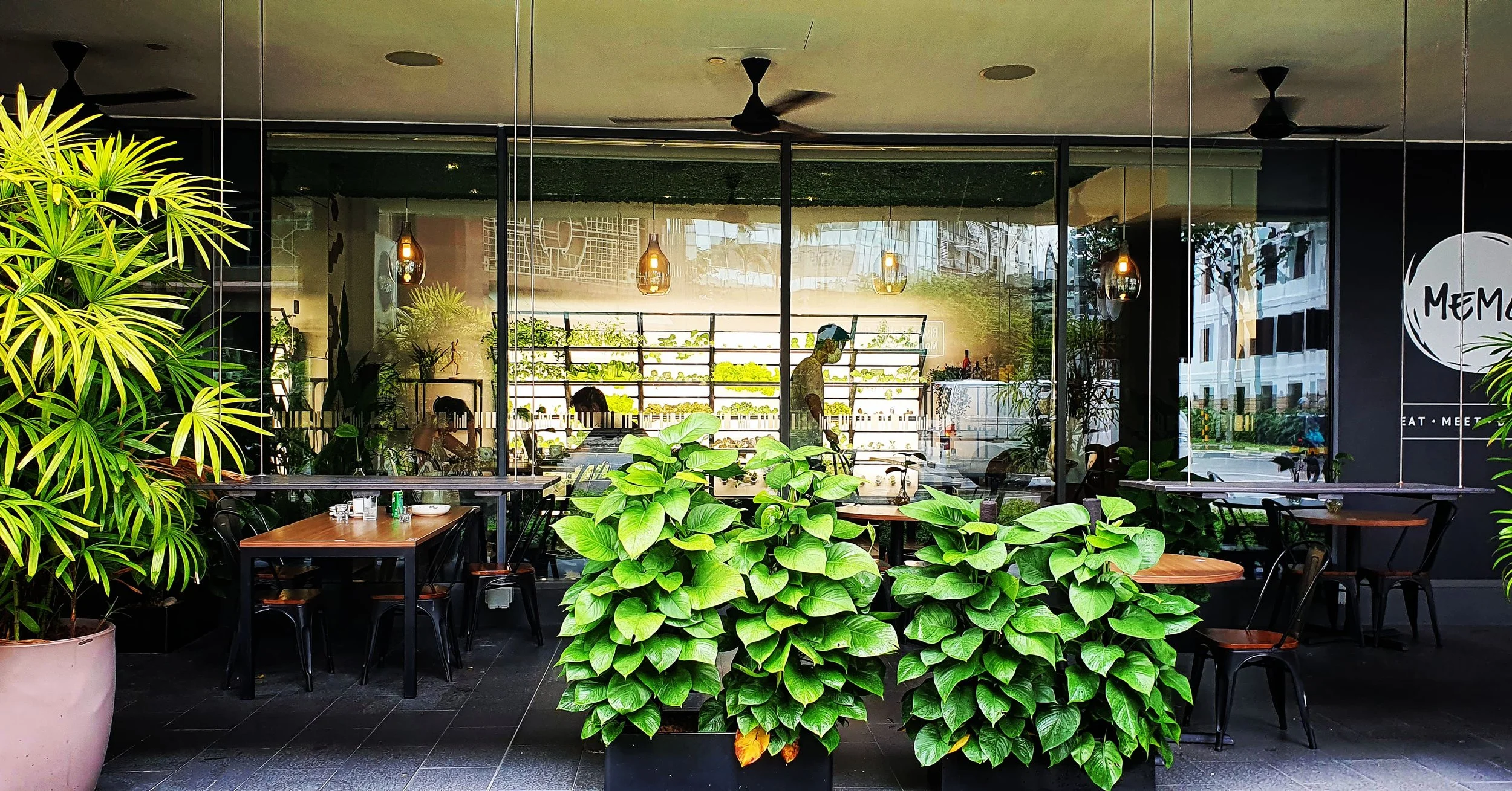 Indoor Growing Systems | Aeroponic Home Indoor Farming | Grobrix