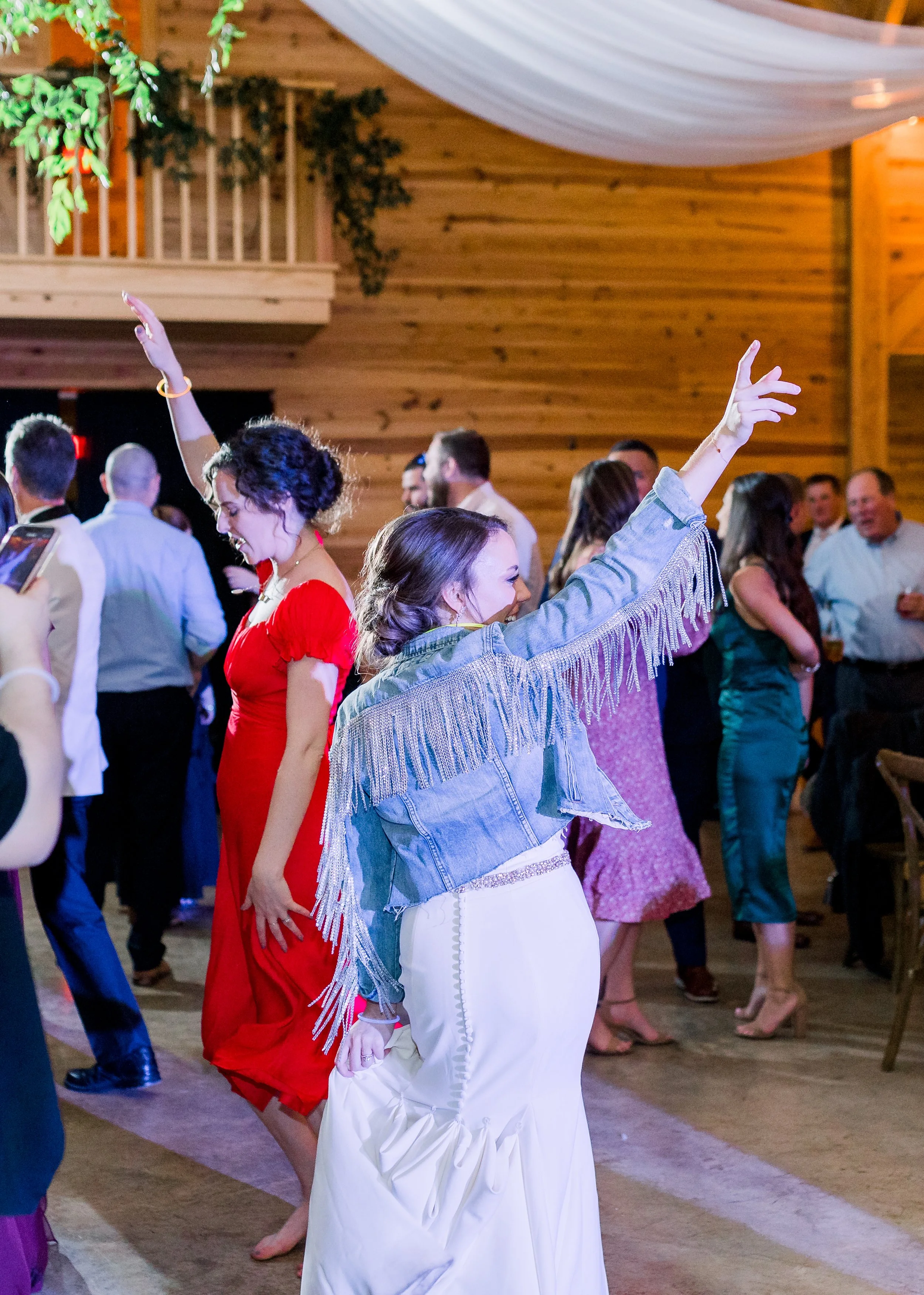 DJs — RENBACK BARN