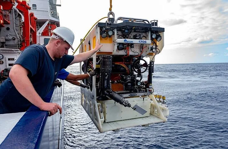 What Is a Subsea DVR with Overlay and How Does it Work? — SubC Imaging