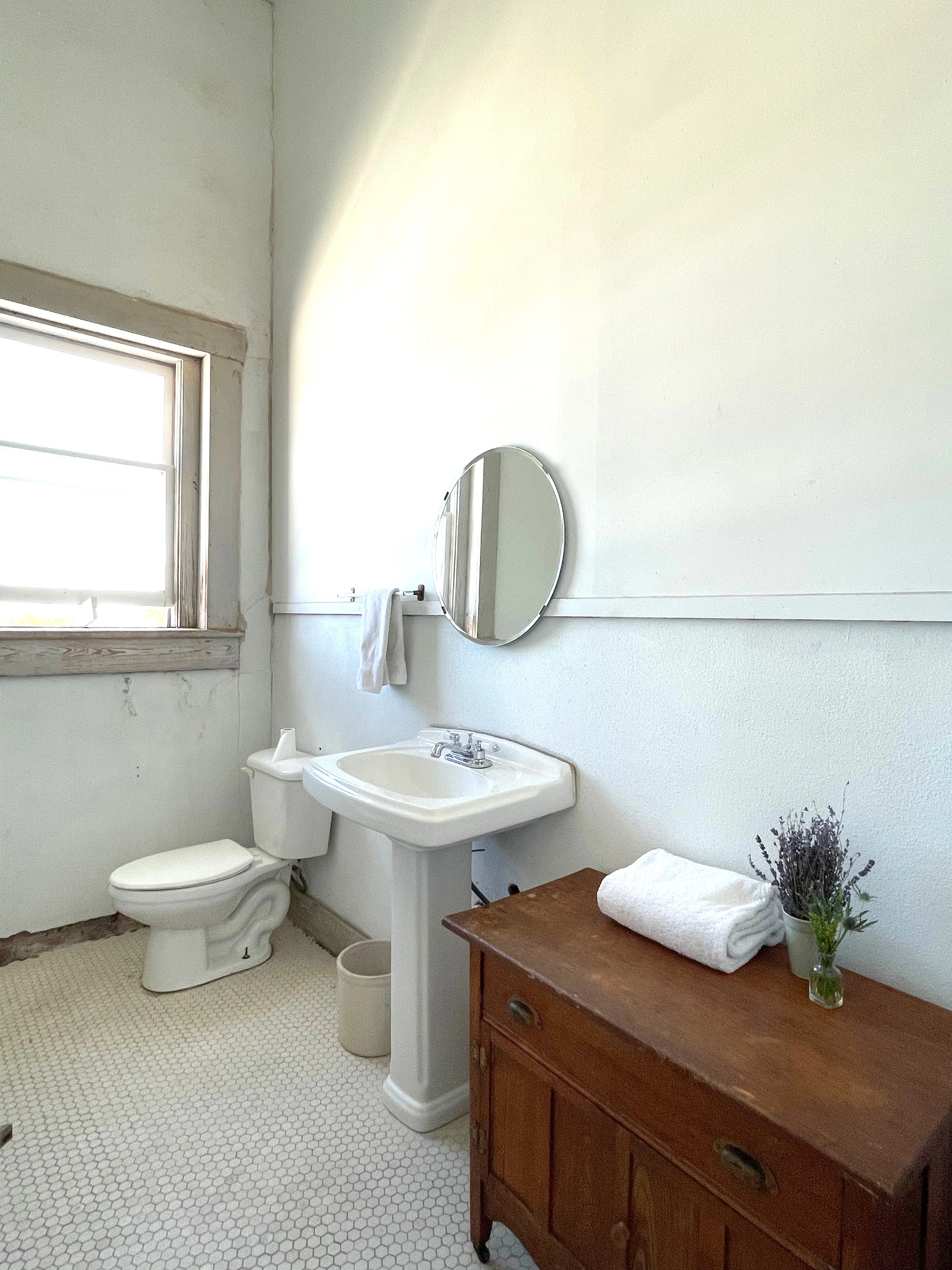 WRITING STUDIO — Corsicana Artist and Writer Residency