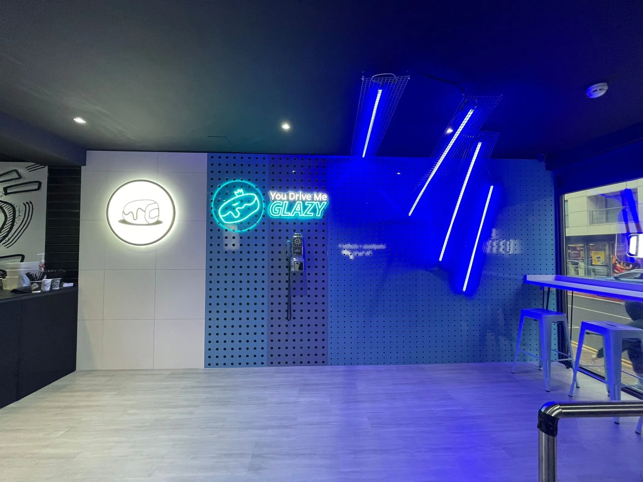 10+ Years of shop, restaurant, commercial design and build.