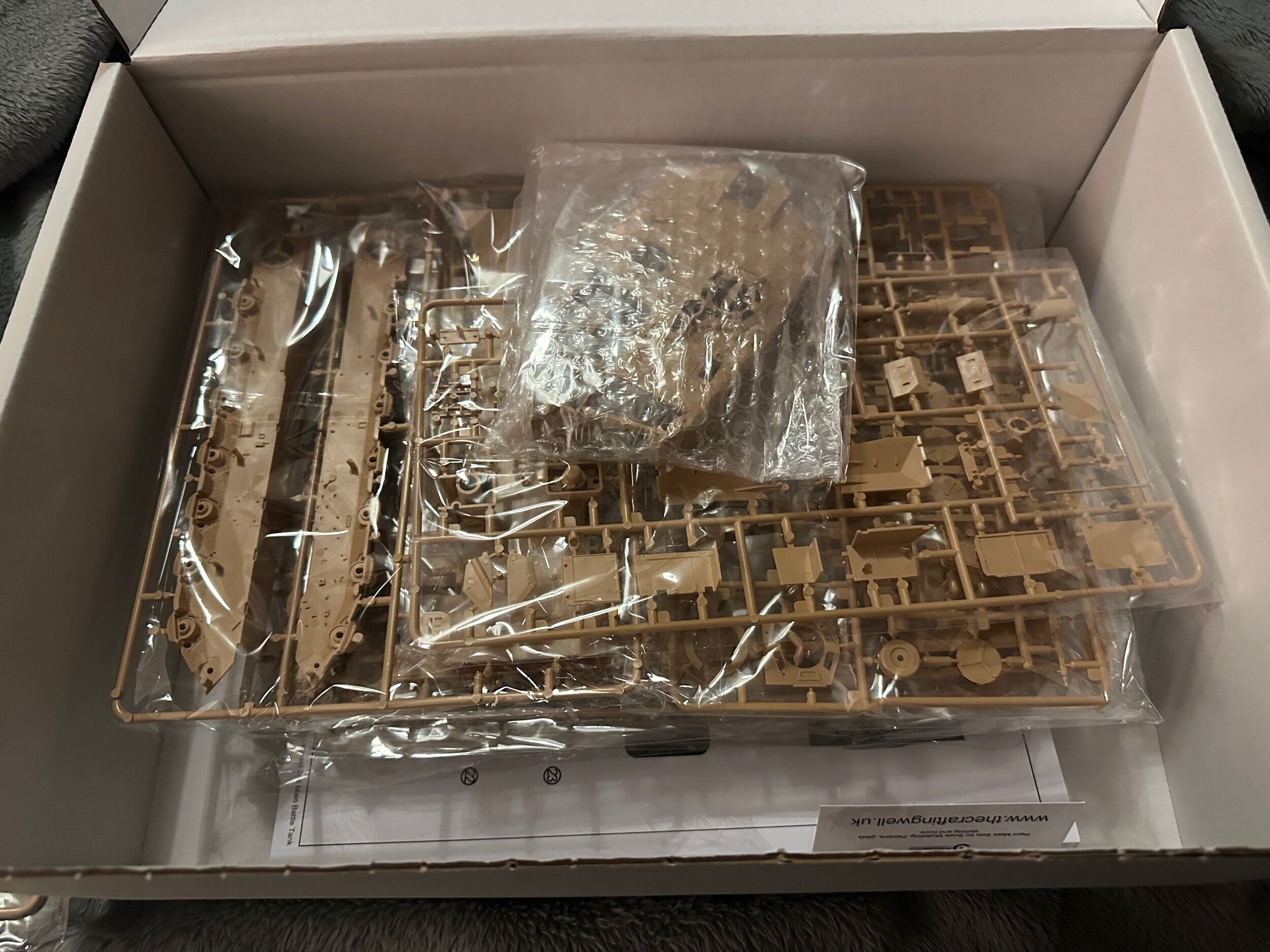 Rye Field Model 5018 1:35 Panther Ausf.G with workable track links ...