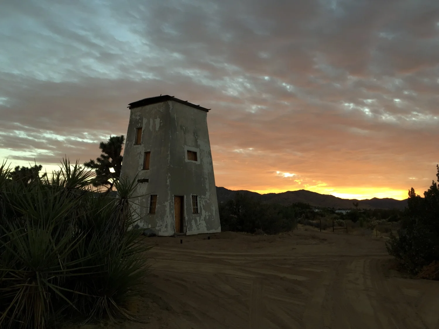 Joshua Tree Hidden Tower Ranch