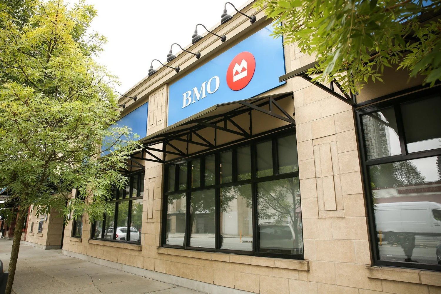 BMO Bank of Montreal — Columbia Square Plaza