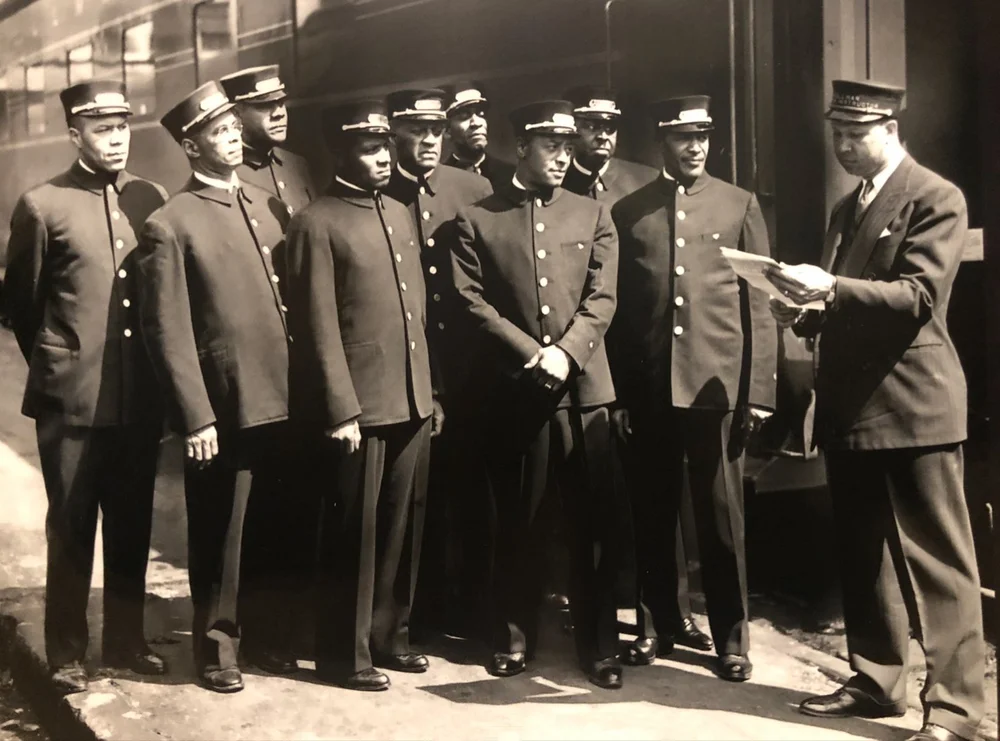 Pullman Porters & Porters Assisting Passengers — Museum of the American ...