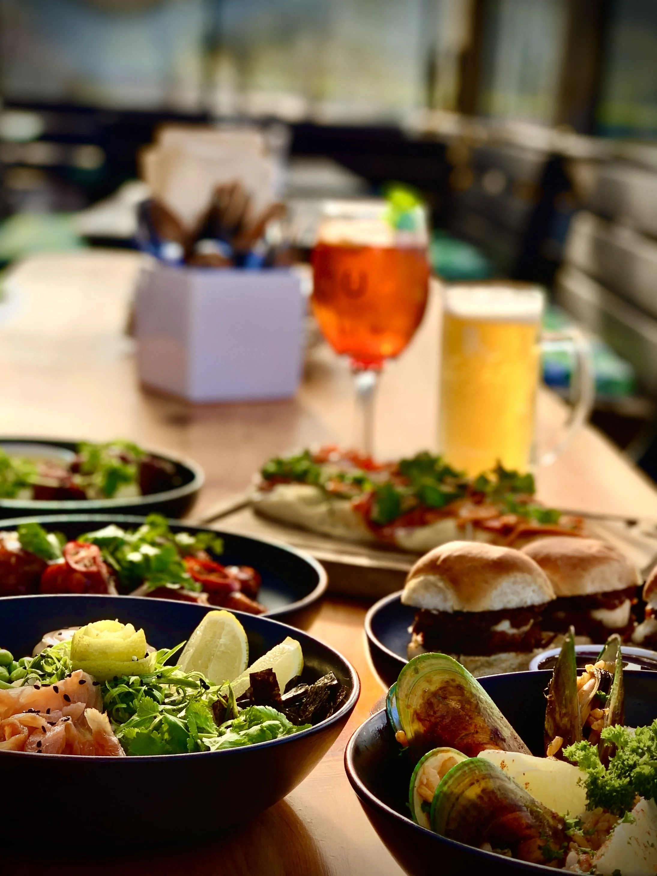 Smiths Matakana - Restaurant, Bar and Live Music