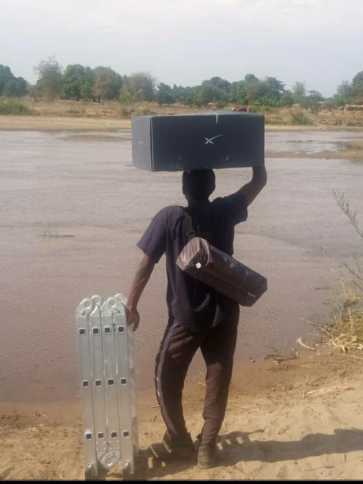 A community connecting 1 billion unconnected people to the internet