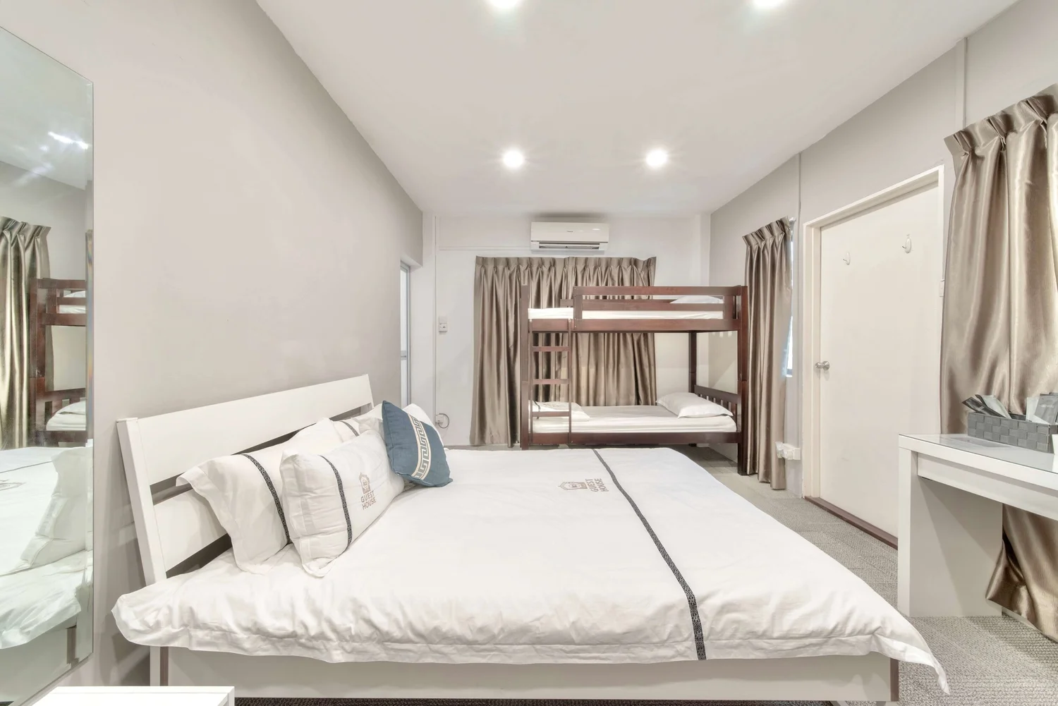 Rooms — K2 Guesthouse