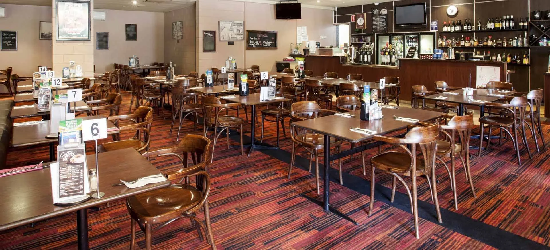 Dining — Upper Ross Hotel, Rasmussen, QLD