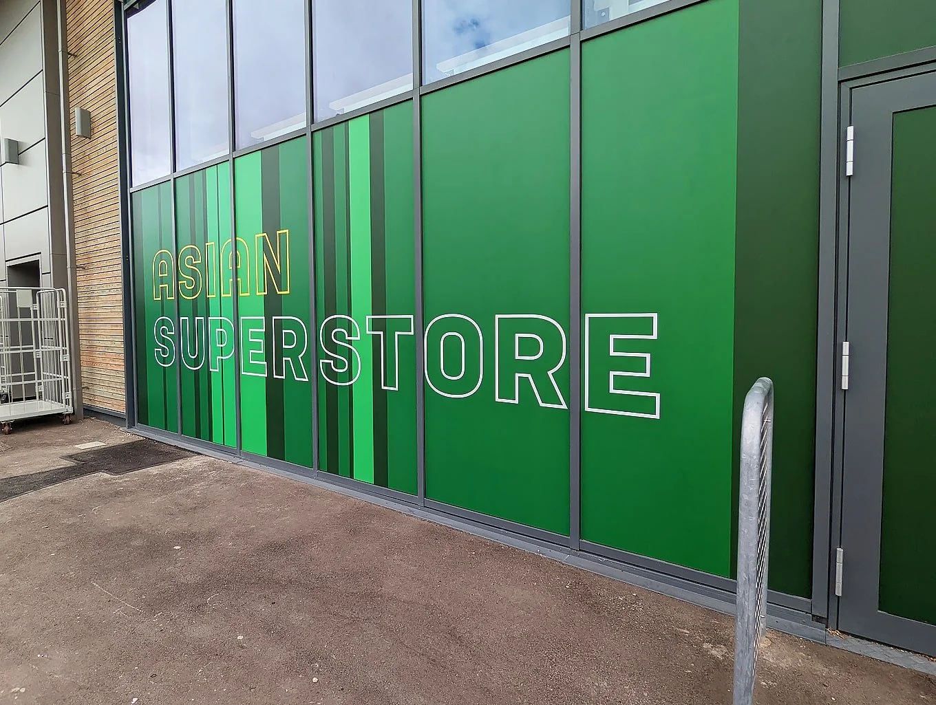 Window Graphics UK | Retail Window Advertising & Vinyl Decals | Signs Base
