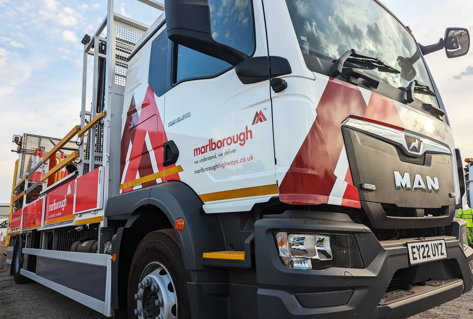 Van Sign Writing in Essex | Fleet Van Wrapping | Signs Base