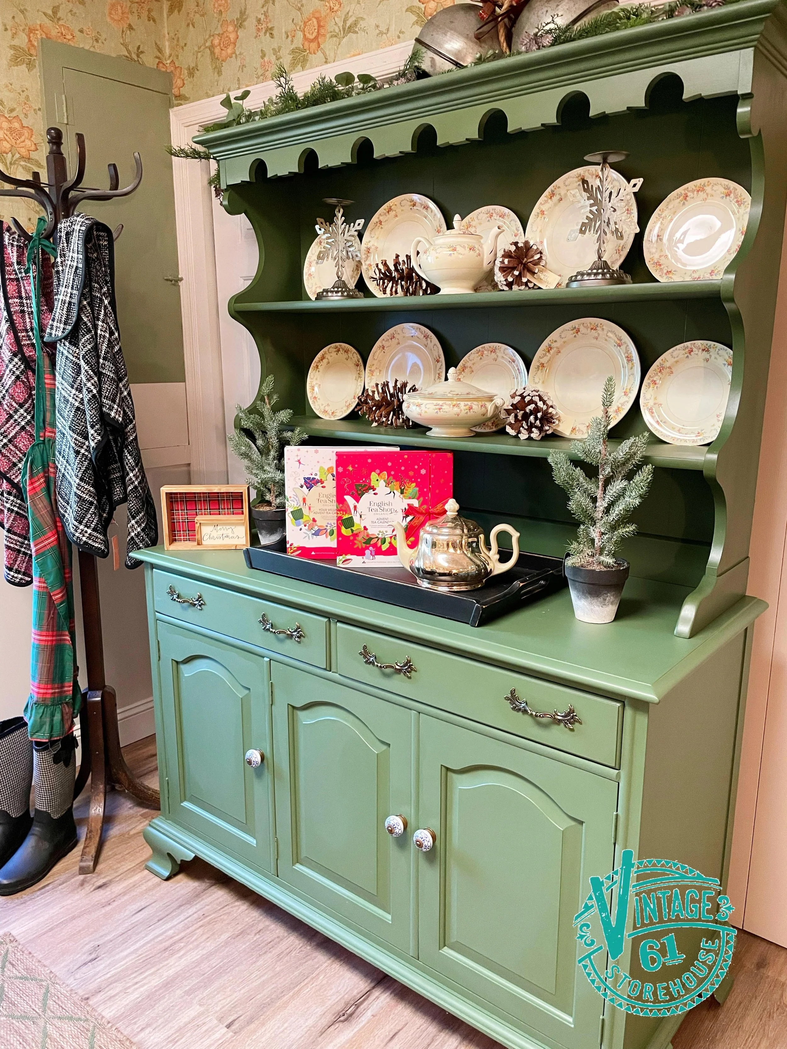 Creating An English Cottage Christmas — Miss Mustard Seed's Milk Paint