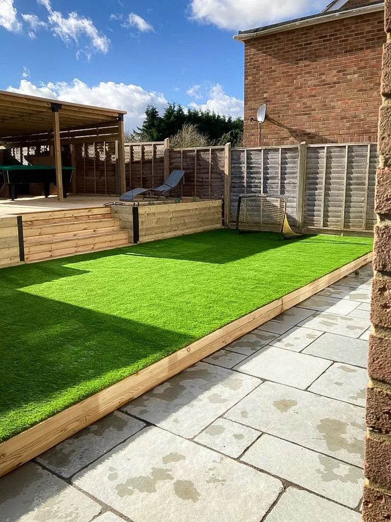 Plane and Simple Garden | Home