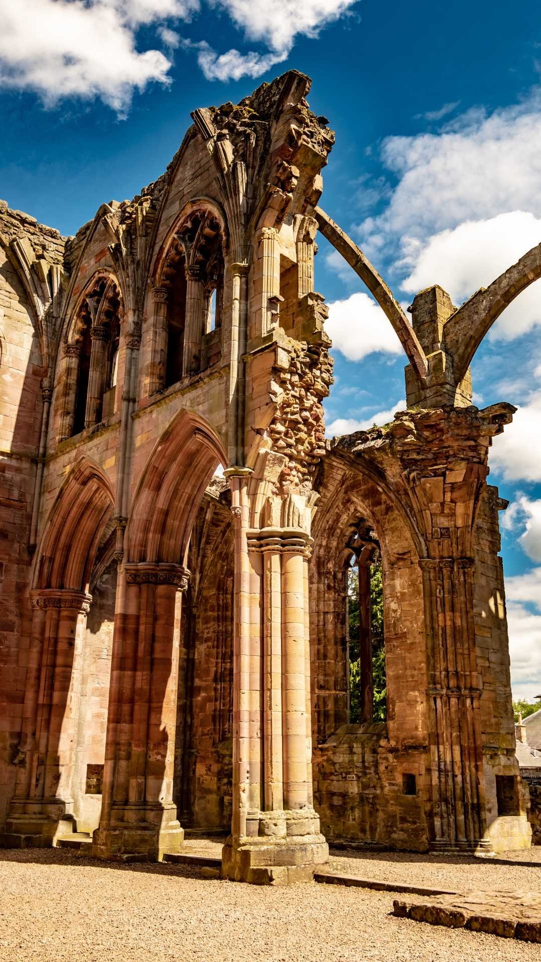 Melrose Abbey: Discover the Splendor of Scotland's Medieval Heritage