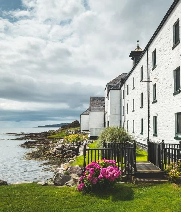 The Best 9 Whisky Distilleries on Islay, Scotland