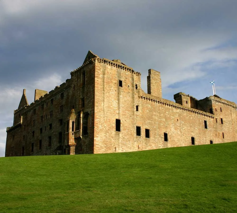 Explore the Fascinating History of Linlithgow Castle in Scotland