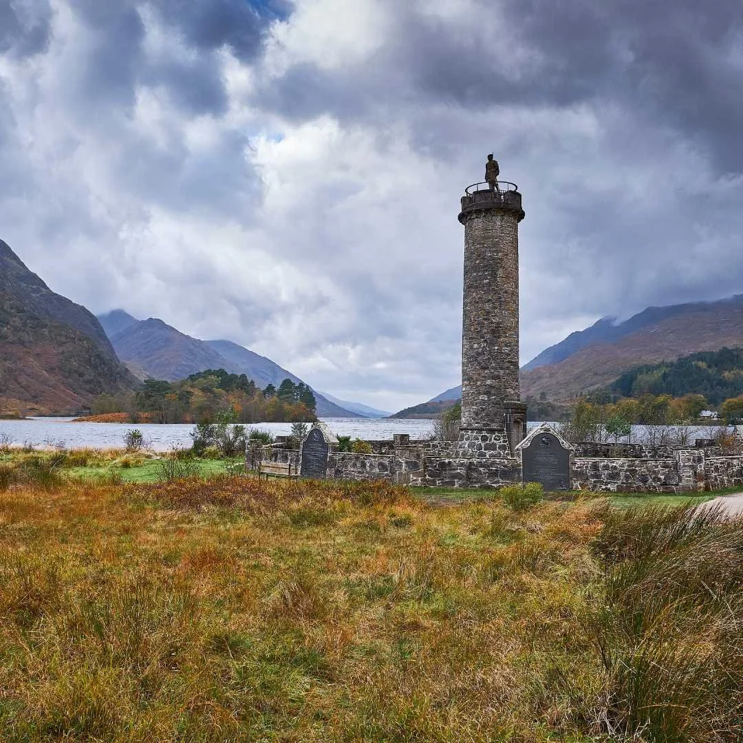 Discovering the Glenfinnan Viaduct and Monument in Scotland