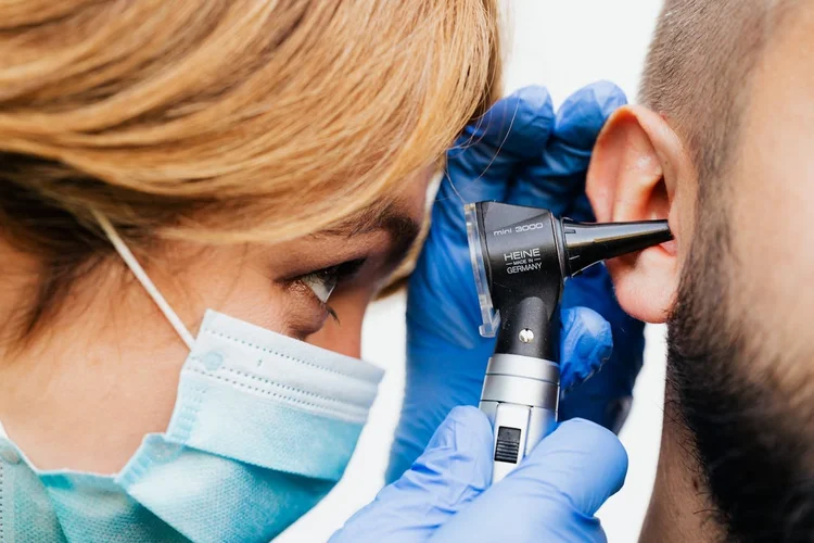 Signs of an Ear Infection & When to See an ENT Specialist | Ear Health ...