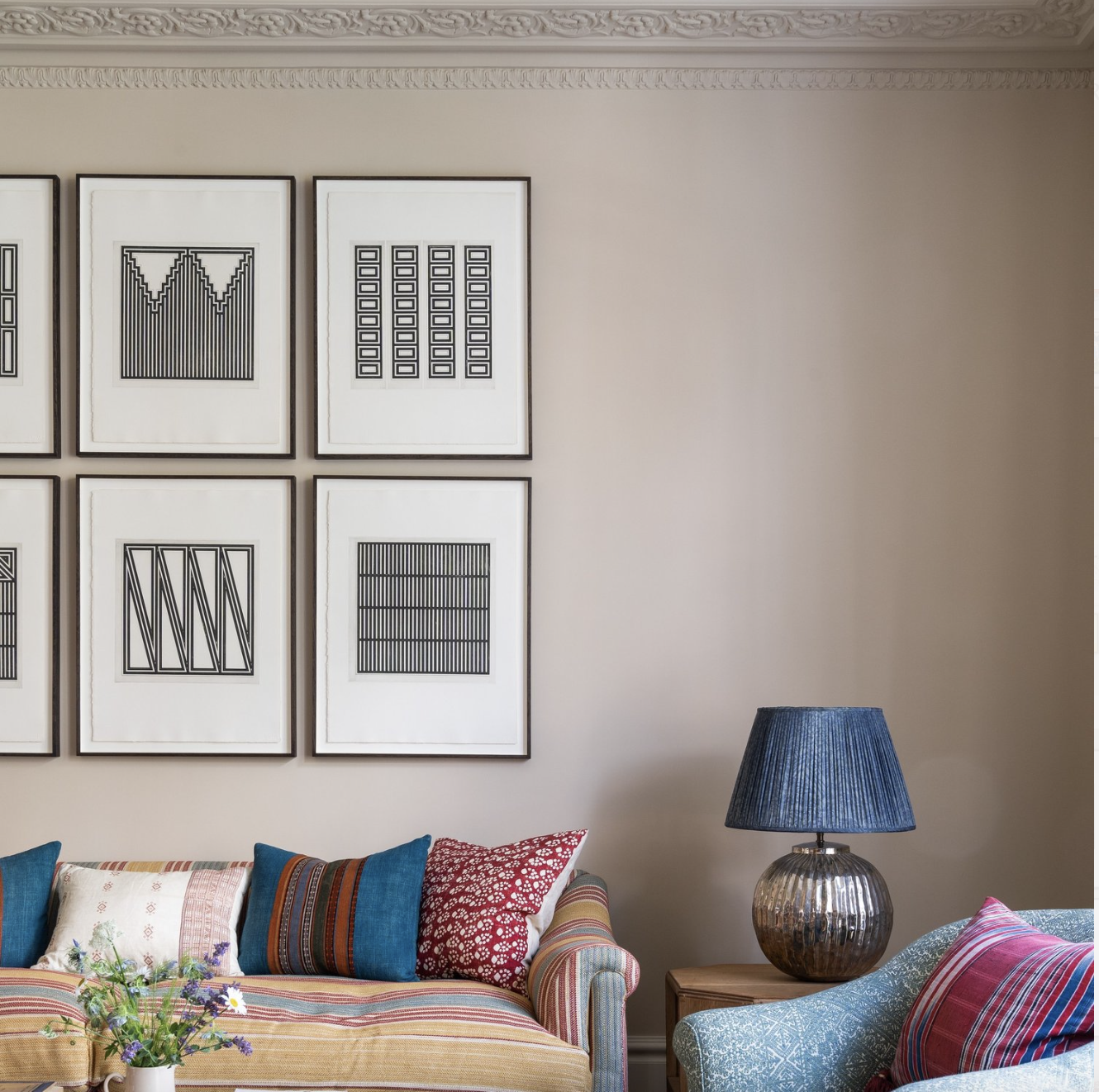 Learn how to place, frame and hang art — United in Design