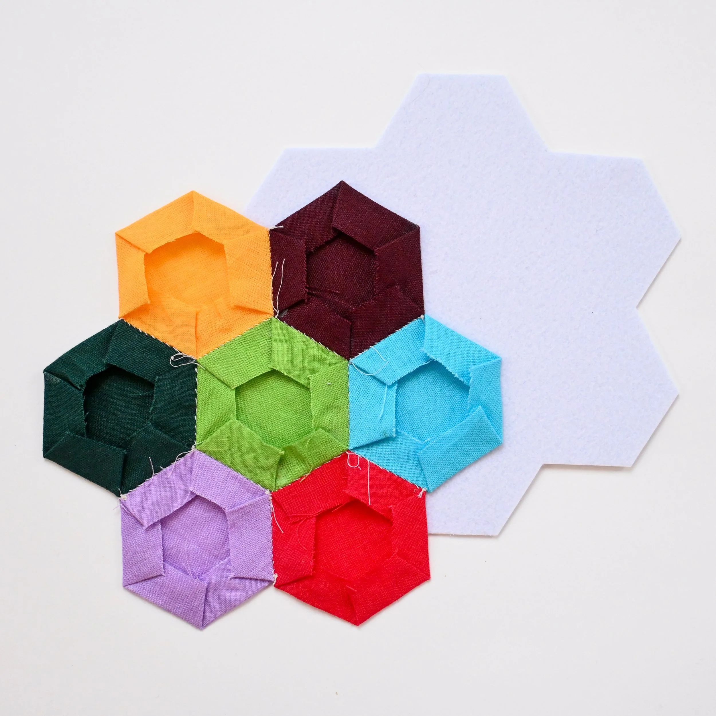 Make a Hexie Wall Flower — DIY Daisy