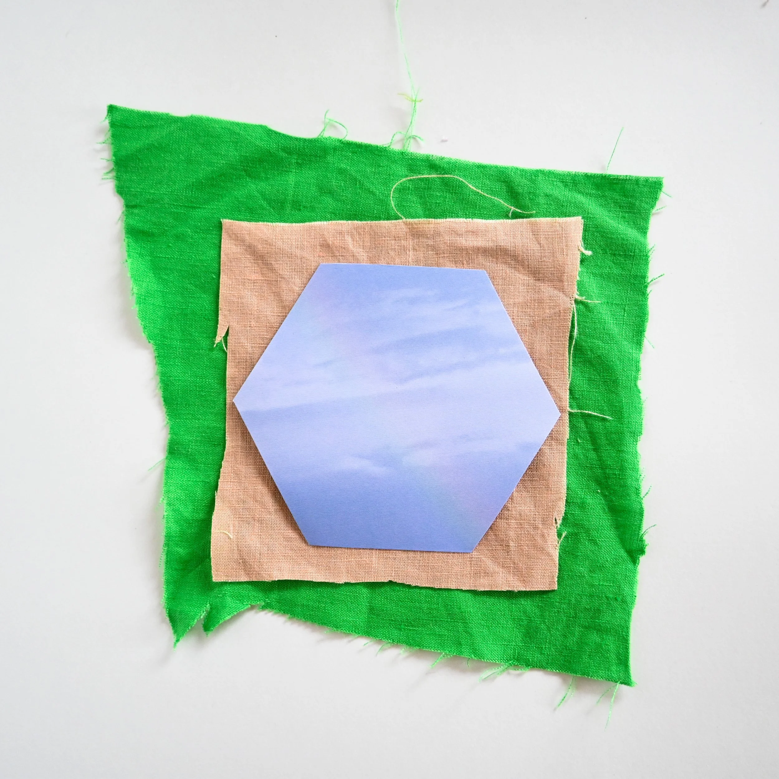 Make a Hexie Wall Flower — DIY Daisy