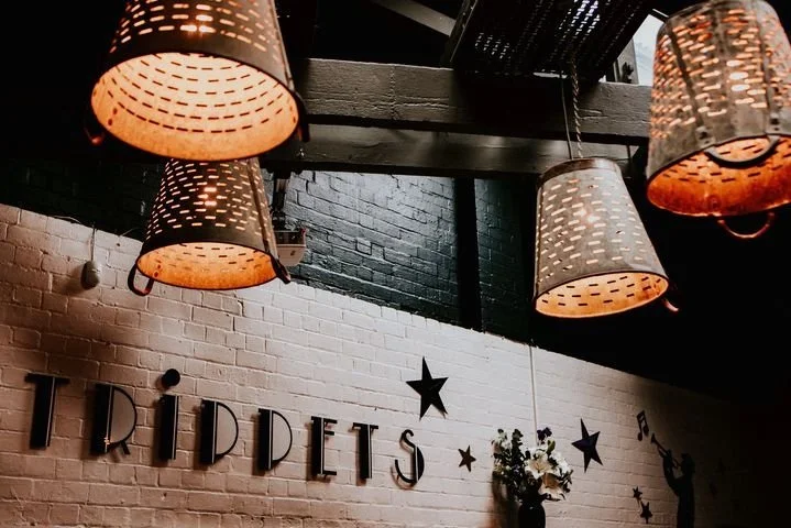 Services 2 — Trippets Lounge Bar