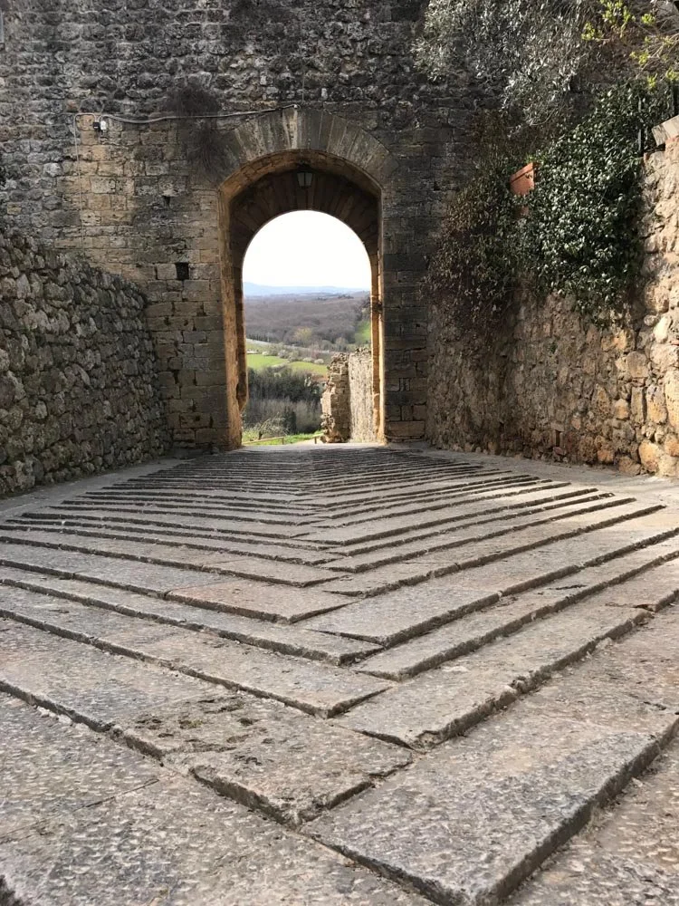 Volterra, la ciudad etrusca y medieval de los vampiros de Crepúsculo ...