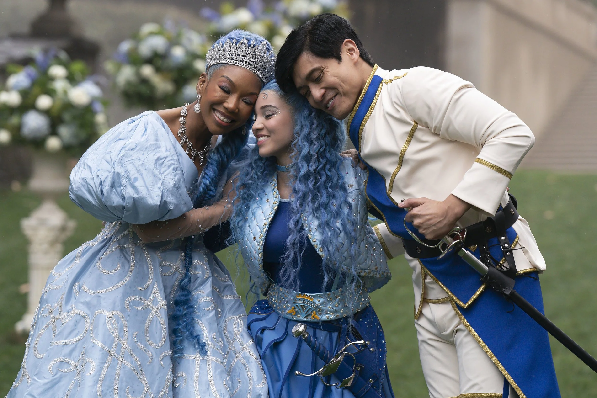 Exclusive: Descendants: The Rise of Red cast interviews with Kylie ...