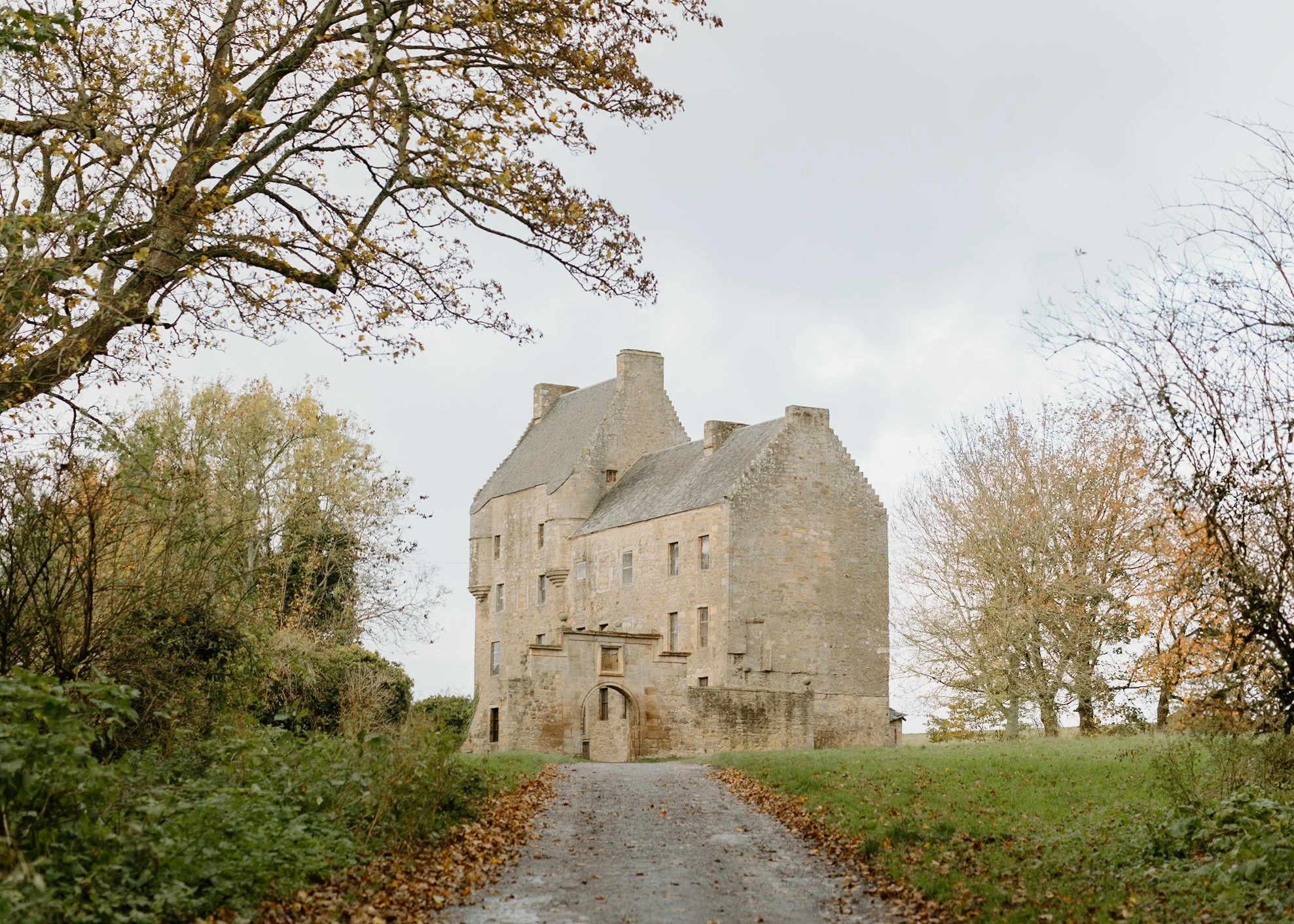 Castle Tours Lallybroch – Lallybroch Castle – OVNI