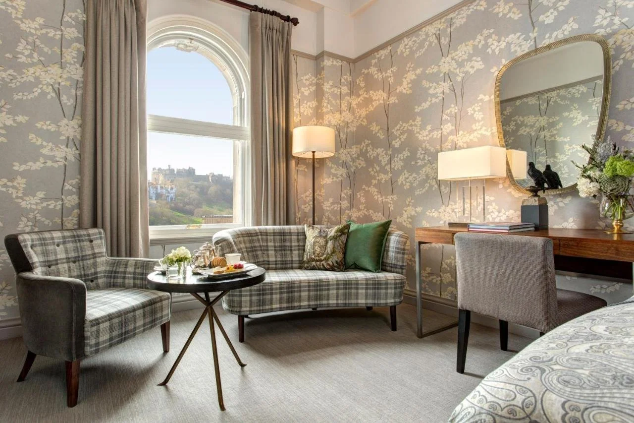 7 Amazing Edinburgh Hotels with Views of Edinburgh Castle