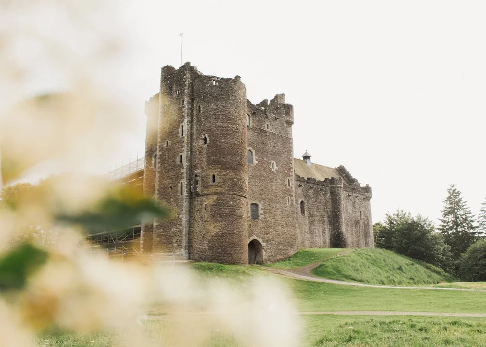 How to Visit Castle Leoch from Outlander: Doune Castle in Scotland ...