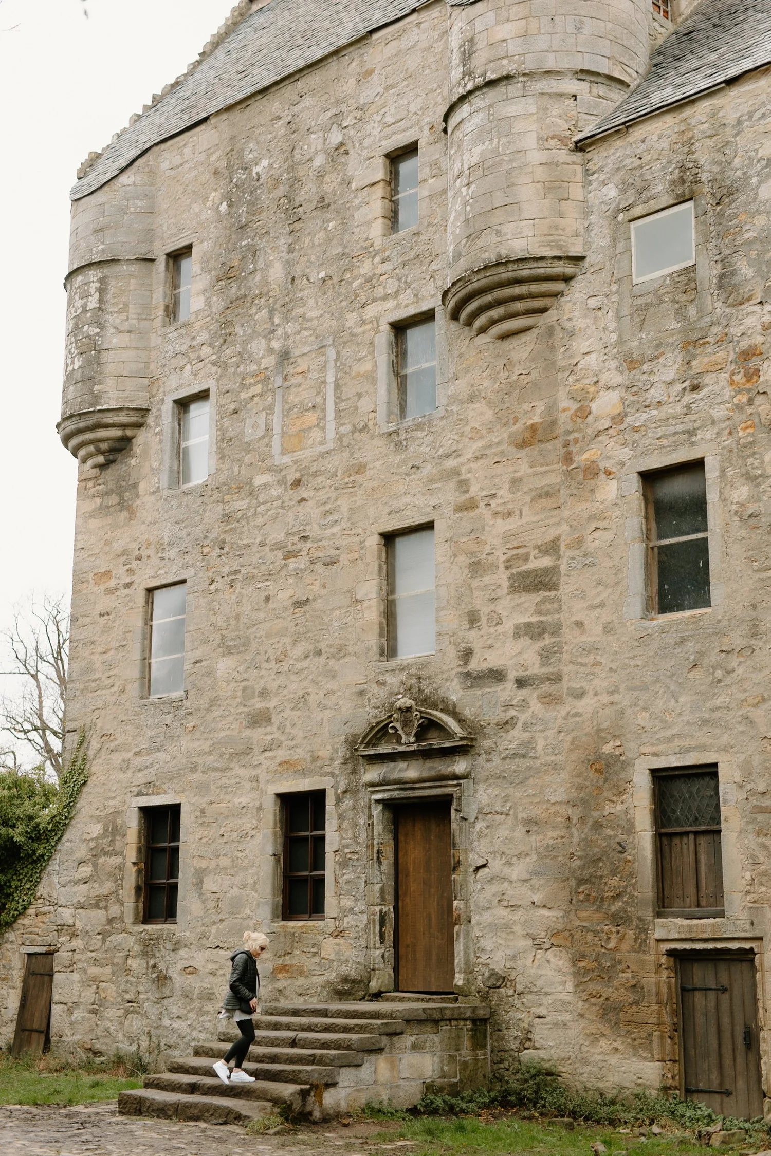 How to Visit Midhope Castle in Scotland: Outlander Lallybroch Location ...