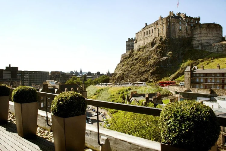 7 Amazing Edinburgh Hotels with Views of Edinburgh Castle