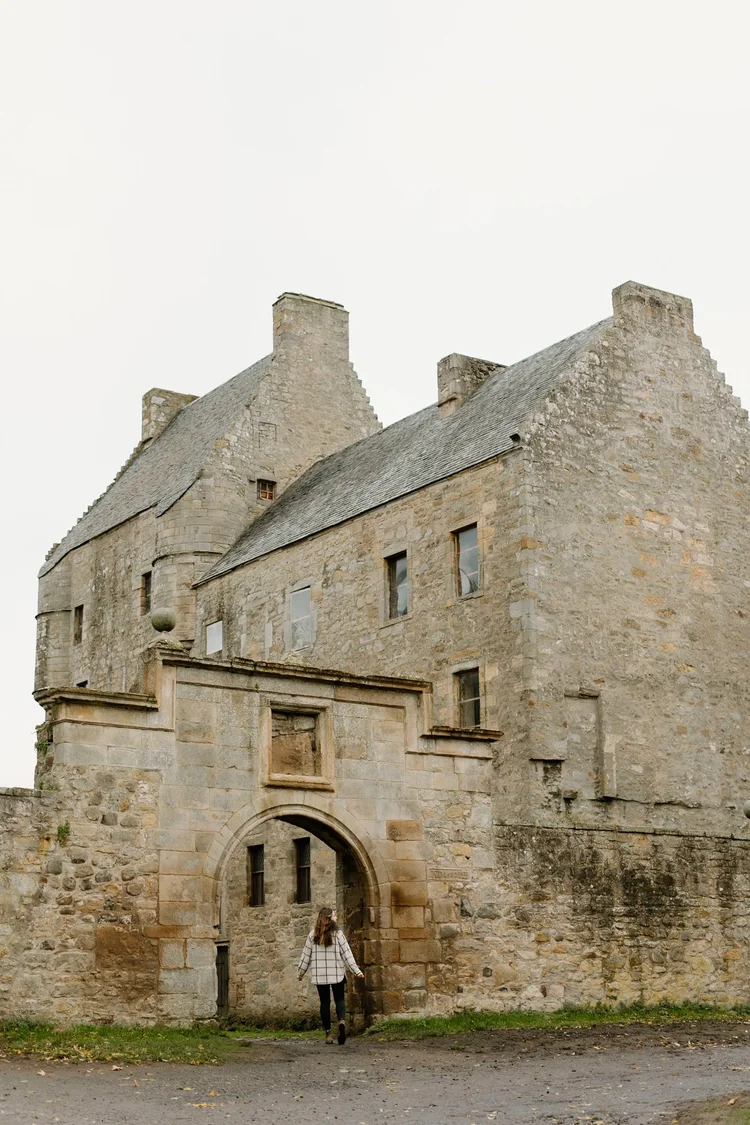 How to Visit Castle Leoch from Outlander: Doune Castle in Scotland ...