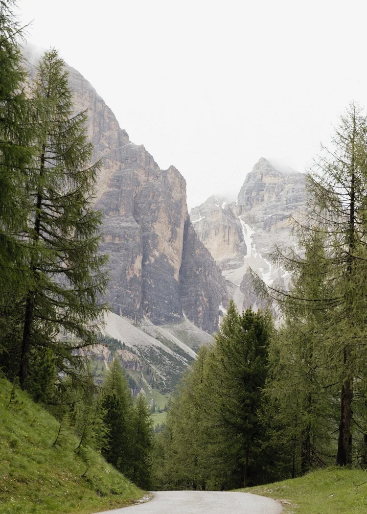 How to Get to Cinque Torri in the Dolomites (3 Best Ways + Map)