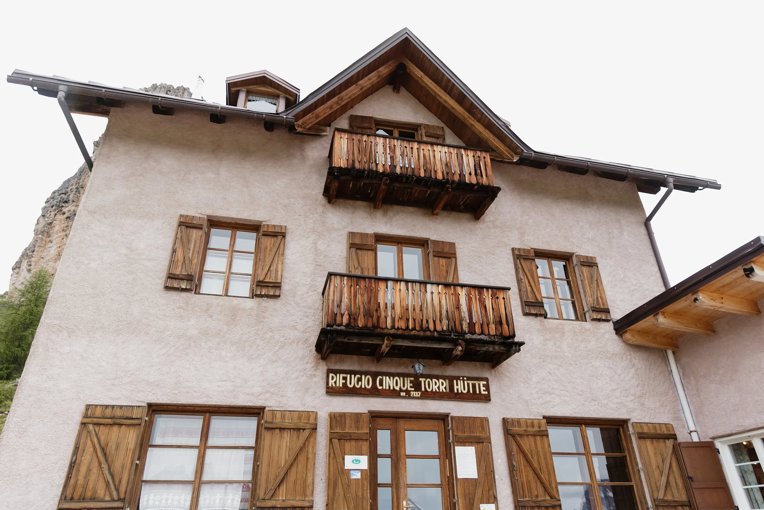 How to Get to Cinque Torri in the Dolomites (3 Best Ways + Map)