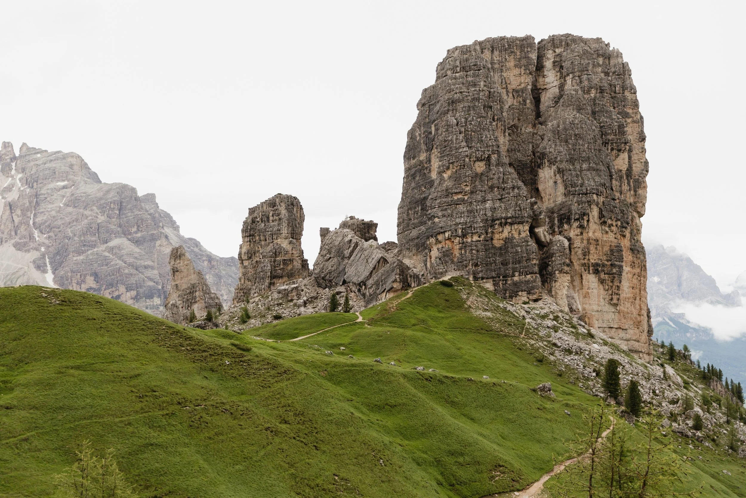 How to Get to Cinque Torri in the Dolomites (3 Best Ways + Map)