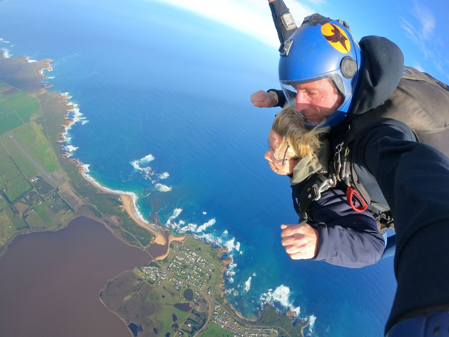 Skydive over the Great Ocean Rd today with the experts at Skydive 12 ...